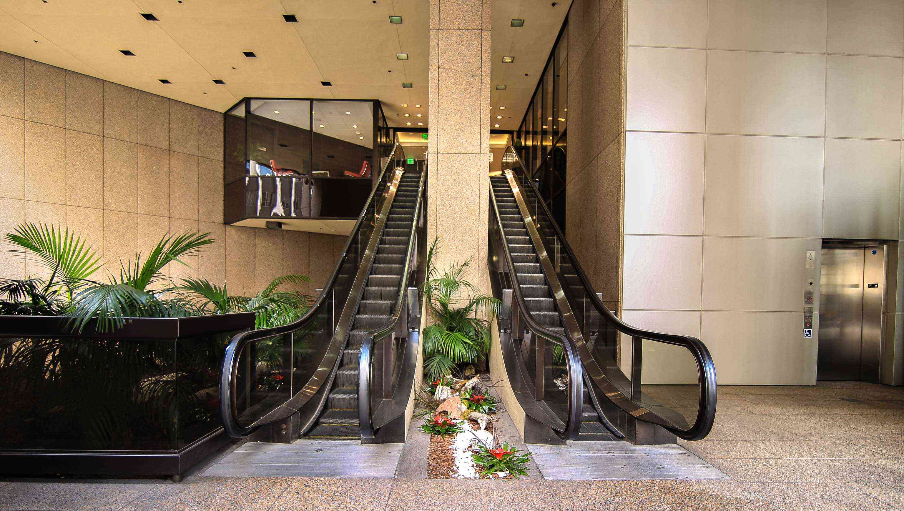 800 WEST SIXTH - Gallery